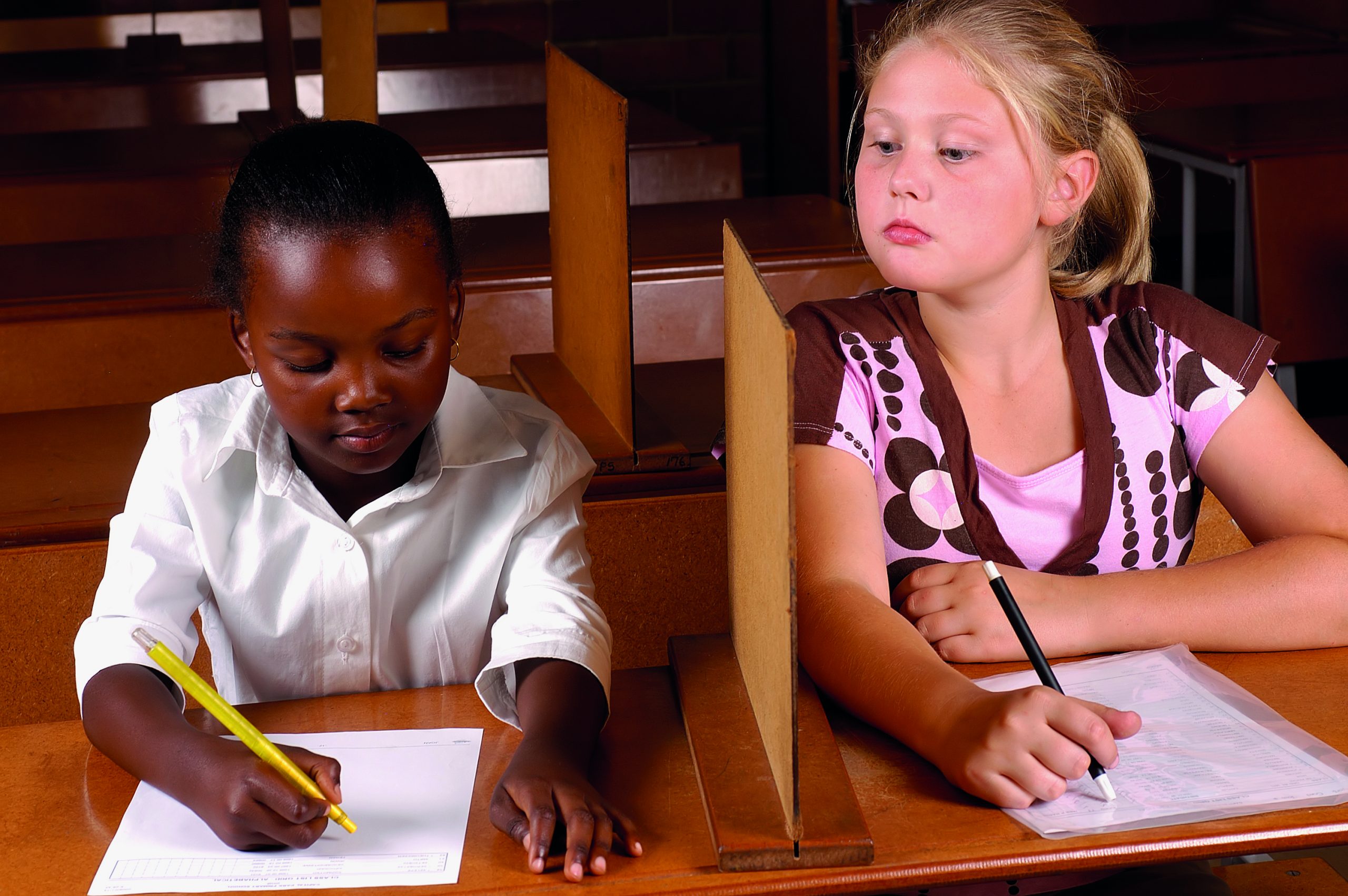 Revista Educação | O que os alunos pensam sobre “colar” - Revista Educação